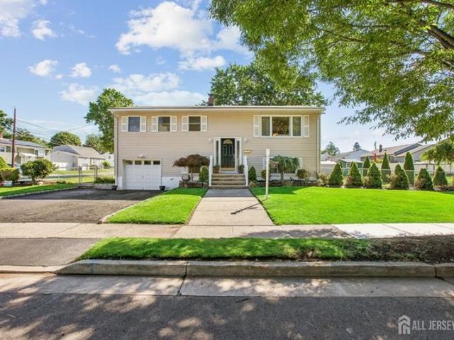 1 Harte Pl, Piscataway, NJ 08854