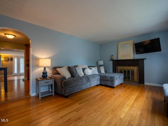 1 Hawley Court