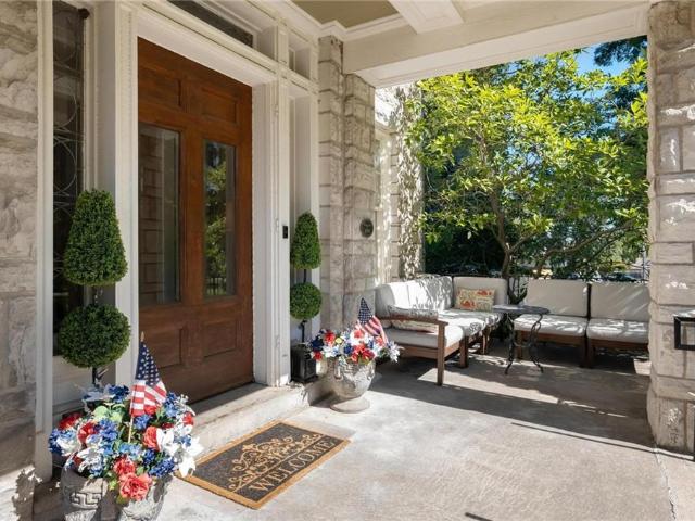 1 Hawthorne Place