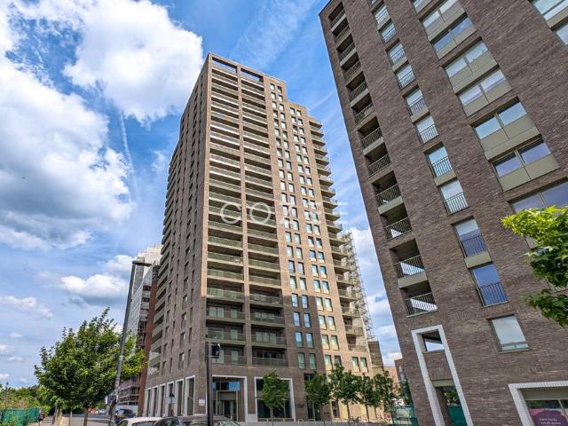 1 Heartwood Boulevard, London W3 1 bed flat to rent £2,550 pcm £588 pw