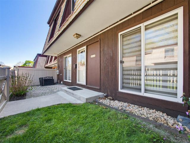 1 Heritage Dr, Unit J, New City, NY 10956 | MLS #979668 | Compass