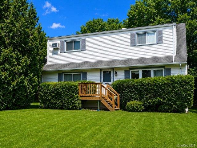 1 Hilltop Rd, New City, NY 10956
