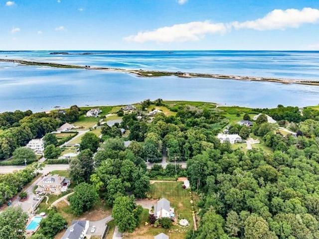 1 Hill Dale Rd, Plymouth, MA 02360