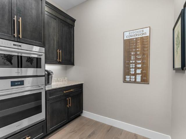 1 Hill Farm Rd # 208