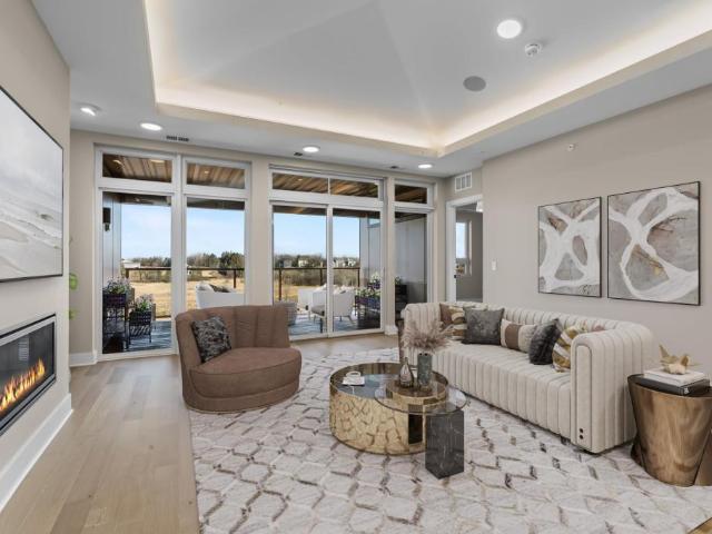 1 Hill Farm Rd # 303