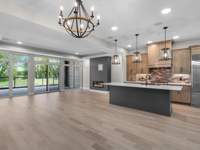 1 Hill Farm Rd Unit 111, North Oaks, MN 55127