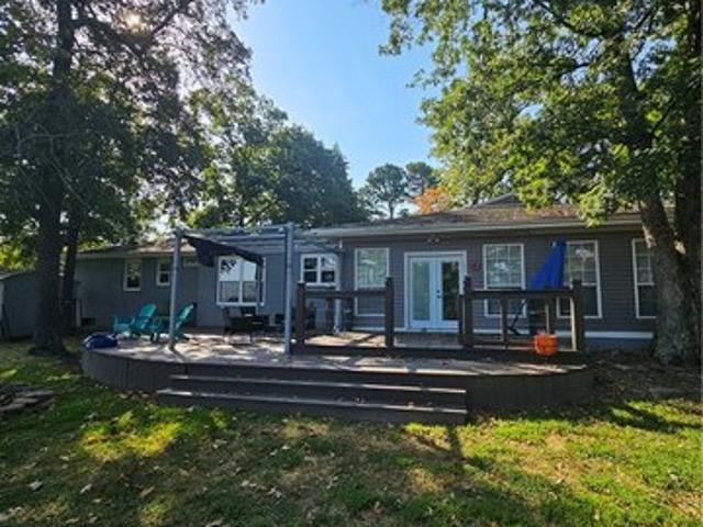 1 Hillcrest Dr, Holiday Island, AR 72631