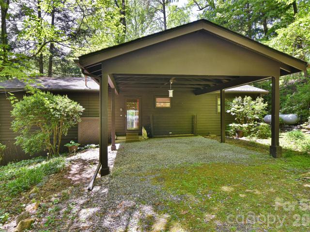 1 Hillcrest Lane