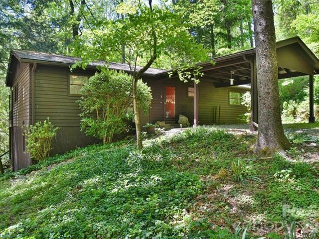 1 Hillcrest Ln, Black Mountain, NC 28711