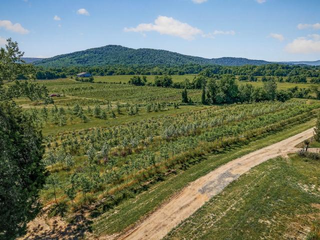 1 Hills Creek Rd