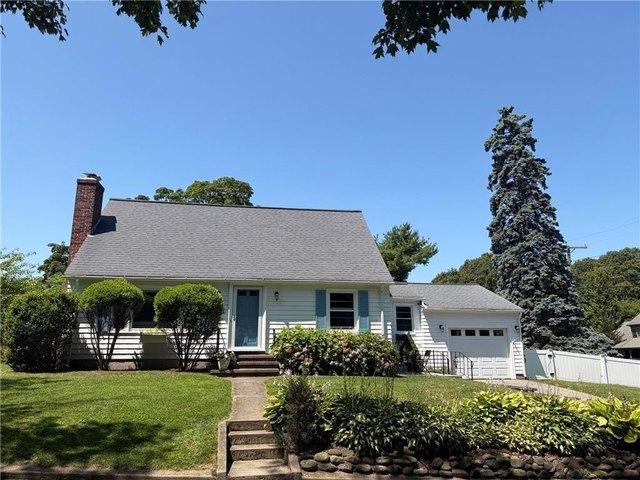 1 Hillside Ave, Barrington, RI 02806