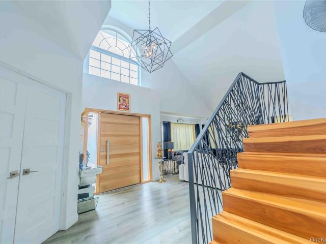 1 Holly Ct, Miller Place, NY 11764 | MLS #977571