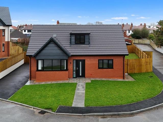 1 Holly Close, Southport PR8, 3 bed property to rent, £2,300 pcm | PrimeLocation