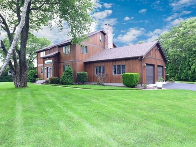1 Homestead Rd, Bourne, MA 02562