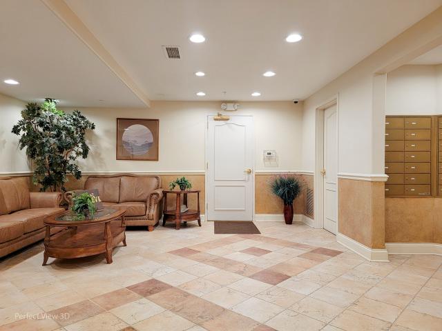 1 Itasca Place # 403