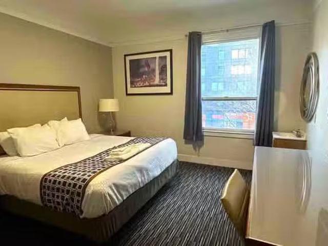 1 In A Small Private Room/Shared Bath