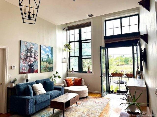 1 Indian Neck Ave Apt 13, Branford, CT 06405