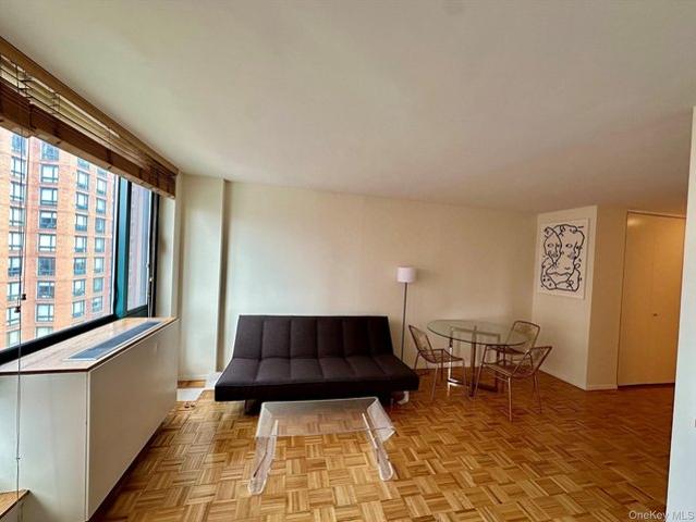 1 Irving Pl Apt U17H, New York, NY 10003