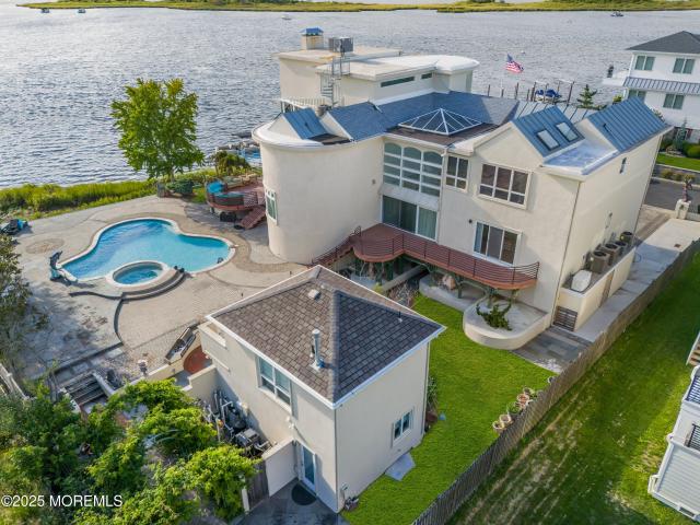 1 Island View Way