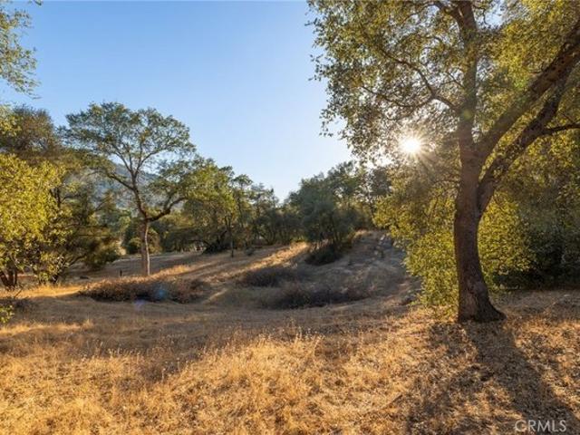 1 Junction Dr, Oakhurst, CA 93644