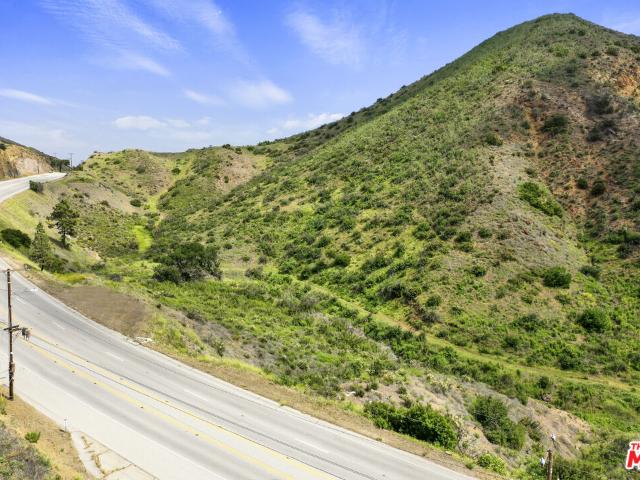 1 Kanan Rd, Agoura Hills, CA 91301 | MLS #25572 | Compass