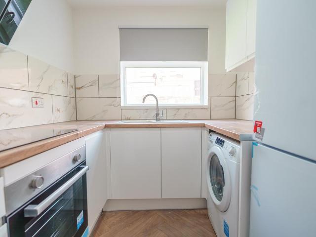 1 Kendal Bank, Woodhouse LS3 1 bed flat to rent £1,000 pcm £231 pw