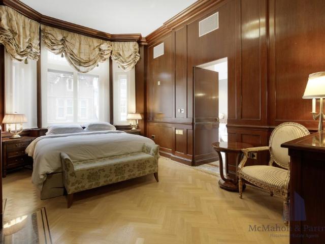 1 Kensington High Street, London, W8 6 bed flat to rent £15,000 pcm £3,462 pw