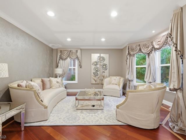 1 Koch Ln