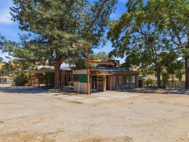 1 Lakeview Drive