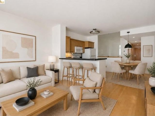 1 Lakeside Dr Apt 1608, Oakland, CA 94612