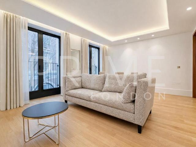 1 Lancer Square, Kensington W8 1 bed apartment to rent £7,800 pcm £1,800 pw