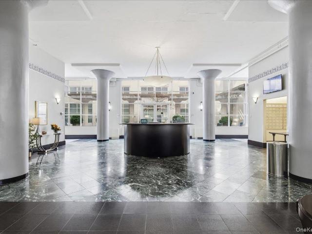 1 Landmark Square 327