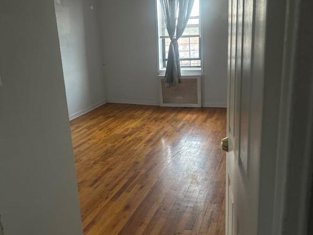 1 LARGE BEDROOM IN EAST FLATBUSH