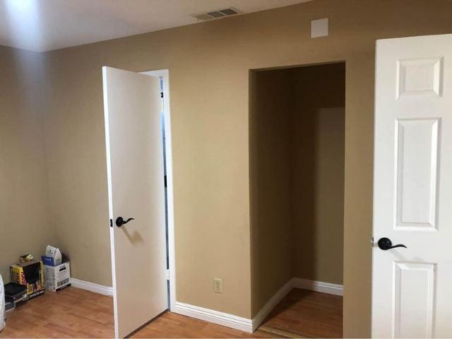 1 Large PRIVATE roomavailable in 4bed/3bath house