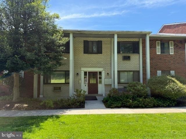 1 Lawrence Rd, Broomall, PA 19008