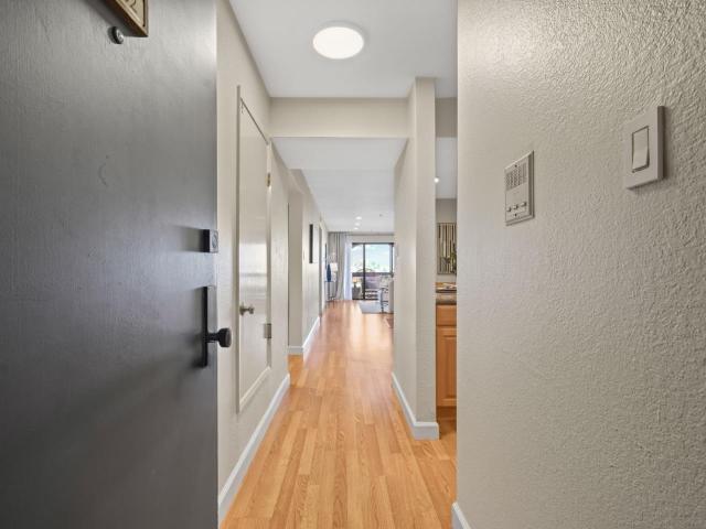 1 Laurel St, Unit 102, San Carlos, CA 94070 | MLS #ML82042 | Compass