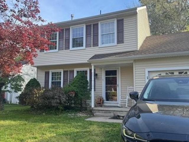 1 Lily Ct, Atco, NJ 08004