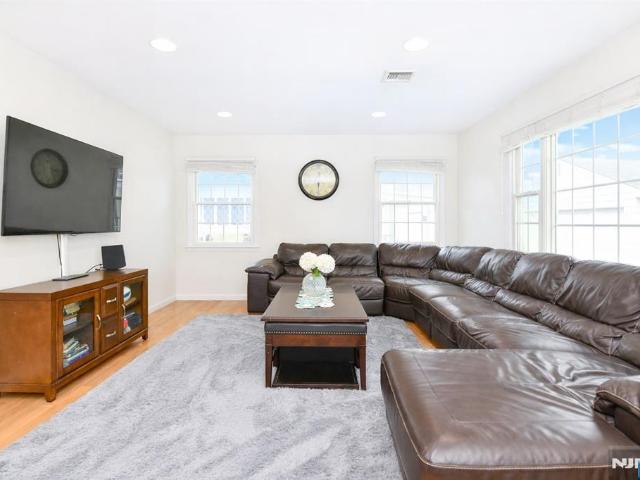 1 Lincoln Place