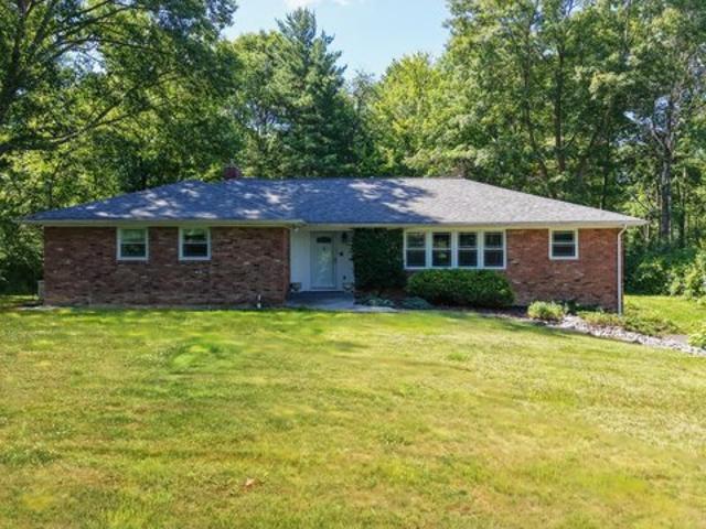1 Linda Ln, Niskayuna, NY 12309