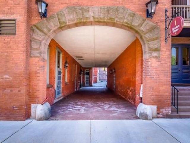 1 Linden Pl #407 Hartford, CT 06106