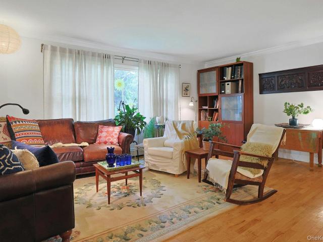 1 Long Meadow Drive