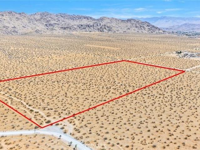 1 Los Padres, Apple Valley, CA 92307