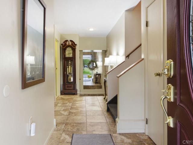 1 Lora Lane