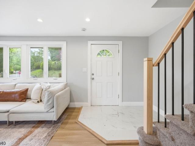 1 Lorelei Rd