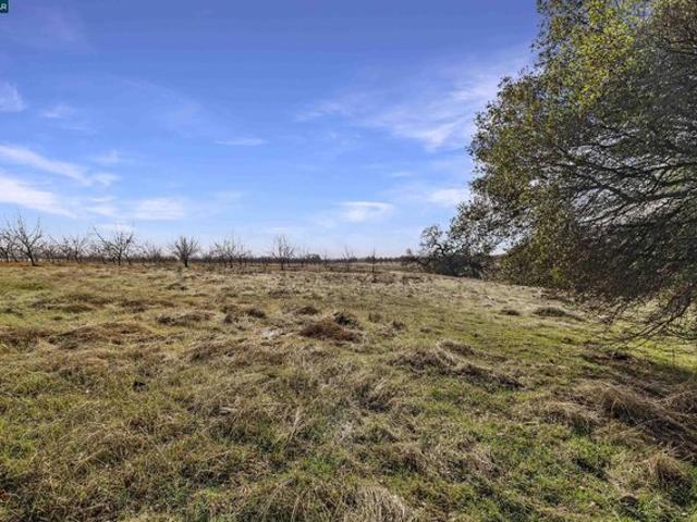 1 Pacific Heights Dr, Oroville, CA 95965