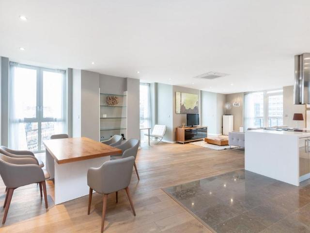 1 Palace Place, St James's Park. 2 bed penthouse to rent £7,800 pcm £1,800 pw