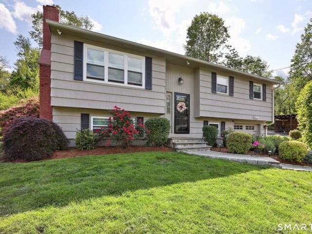 1 Parkwood Terrace Dr, Danbury, CT 06811