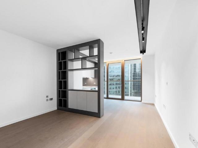 1 Park Drive, London, E14 Studio to rent £2,734 pcm £631 pw