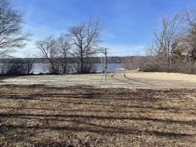 1 Parkhurst Drive 3bed/2bath in Lakeville with Private Beach.