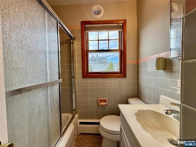 1 Paterson Avenue A, Elmwood Park, US, NJ